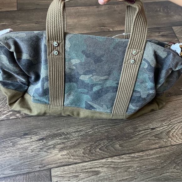 Polo Ralph Lauren | Bags | Polo Ralph Lauren Tigerpatch Camo Canvas Freedom Seekers Duffel Bag ...